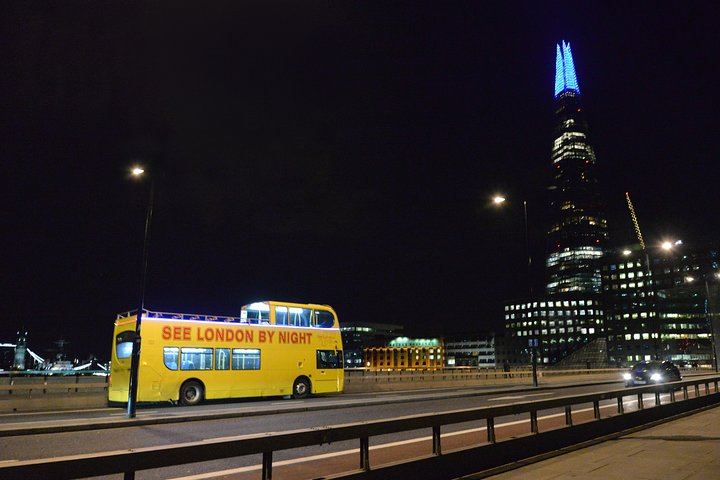 London by Night Sightseeing Tour - Open top bus Diskon 50% Paket Tur