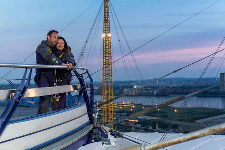 Up at The O2 Twilight Climb Diskon 50% Harga Tiket Masuk
