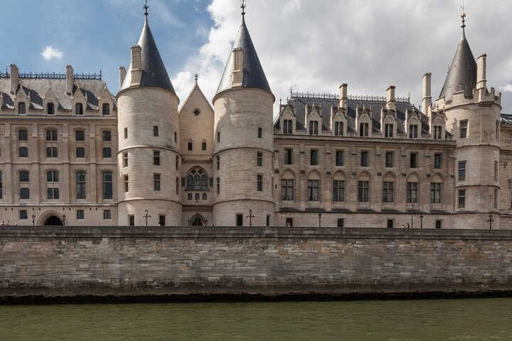 Paris Highlights Self guided scavenger hunt and Walking tour Diskon 50% ...