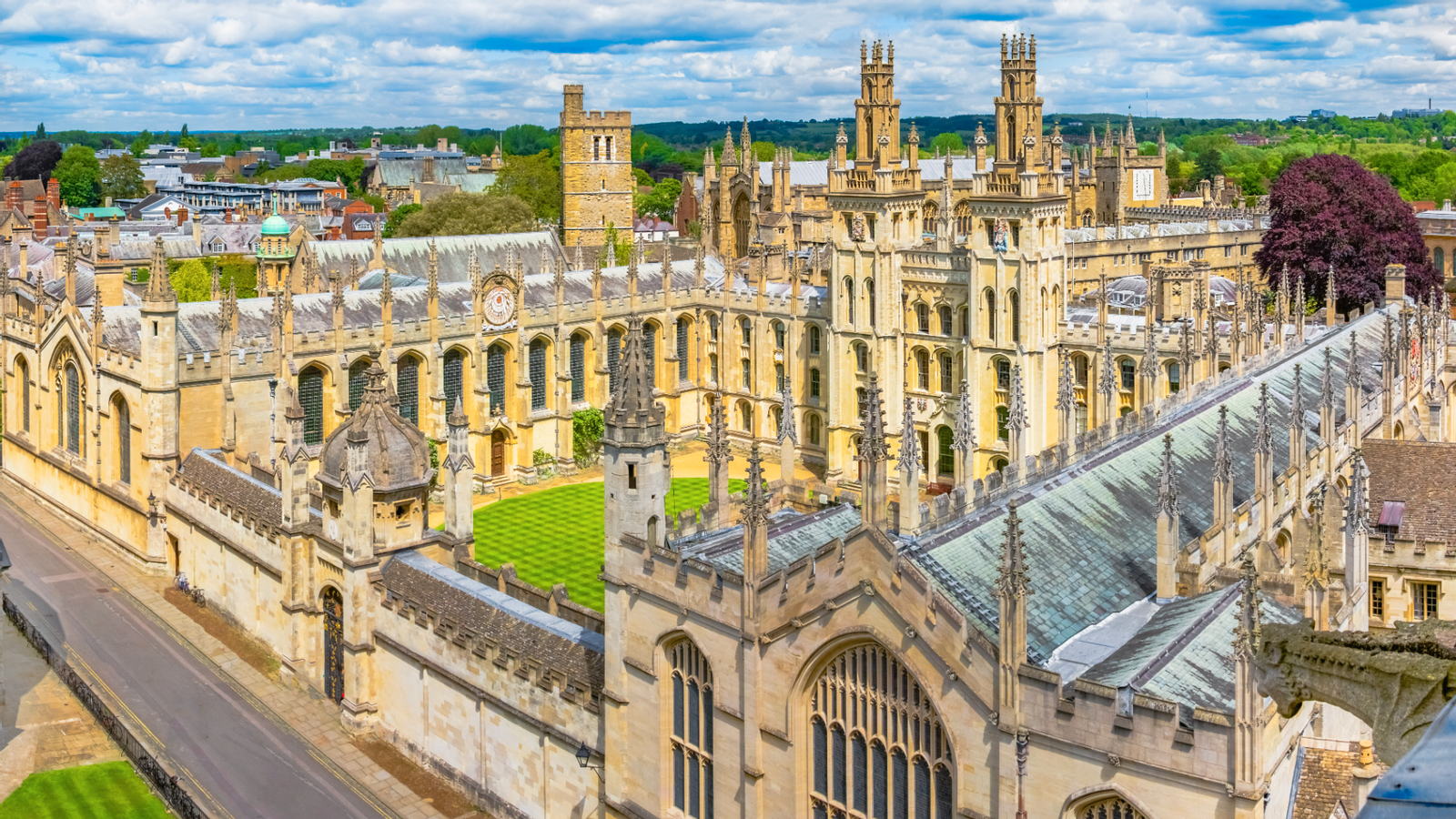 Oxford and Lacock tour with lunch Diskon 50% Paket Tur