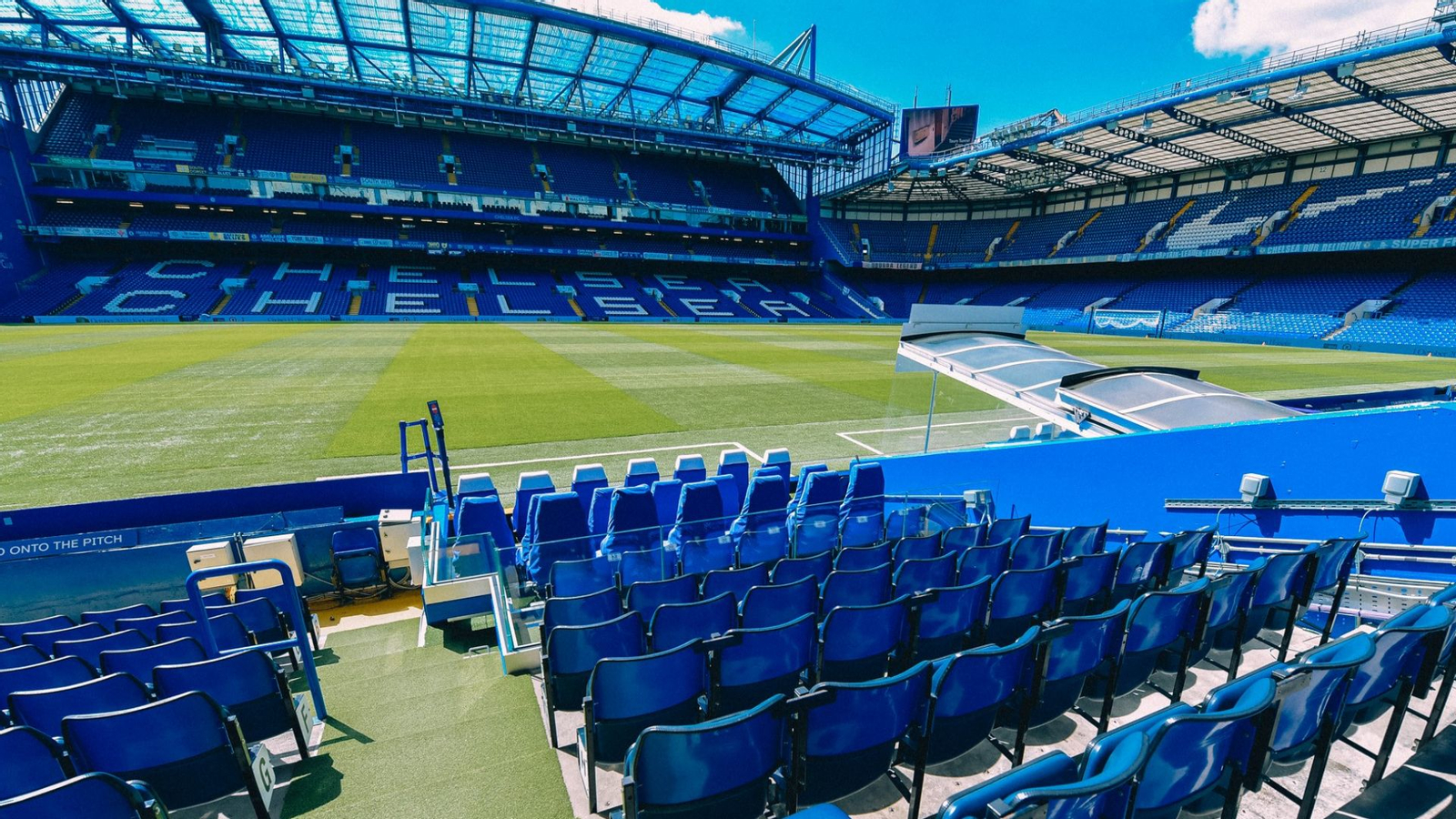 Chelsea FC Stamford Bridge Stadium Tour Diskon 50% Paket Tur