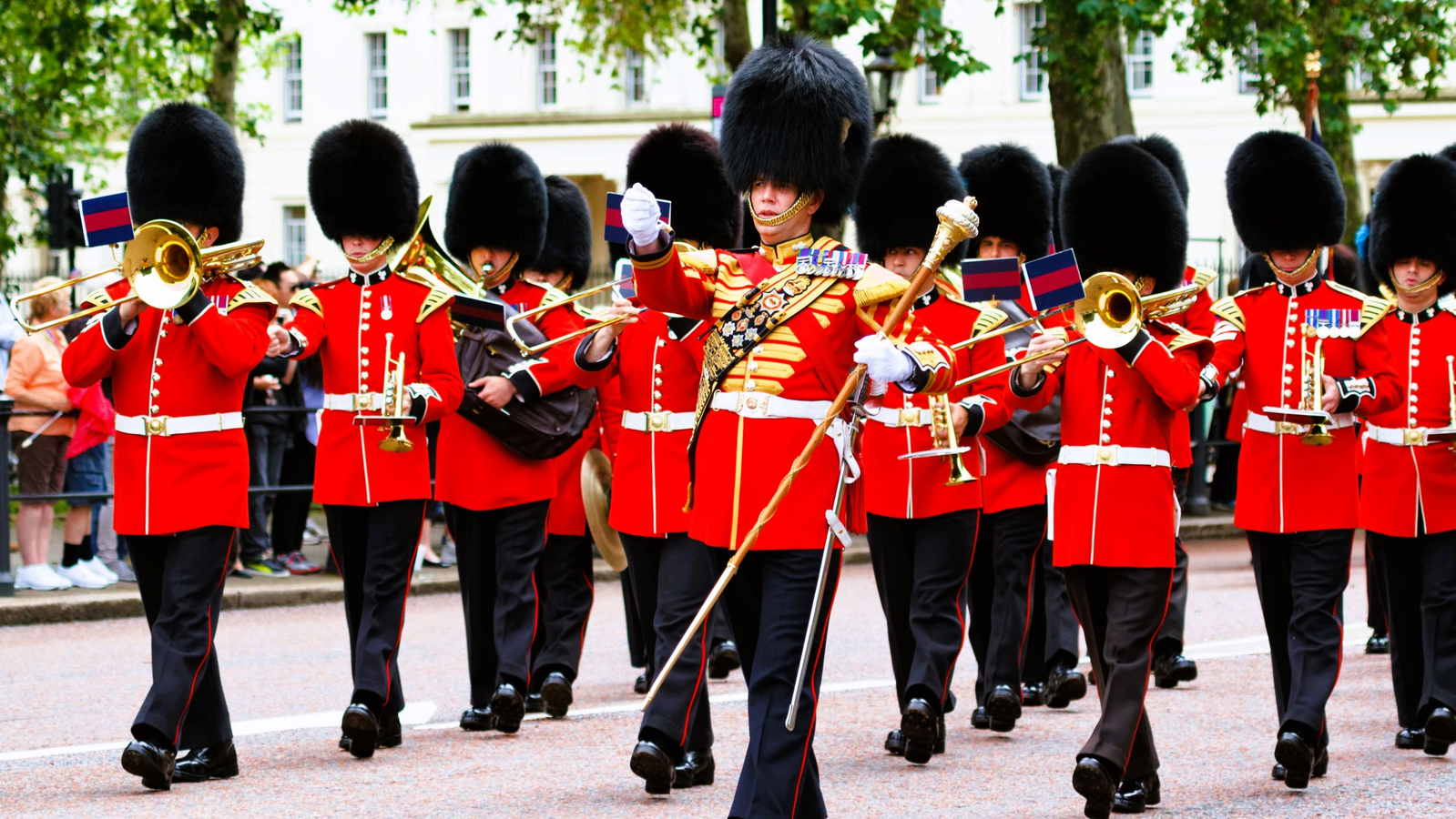 Tiket Changing of the Guards and Tower of London tour in London Harga ...
