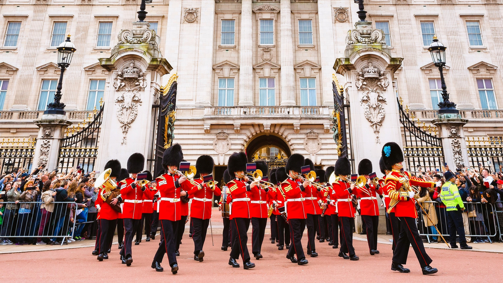 Tiket Changing of the Guards and Tower of London tour in London Harga ...