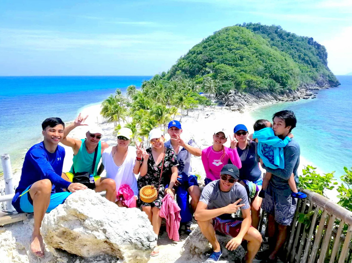 Tiket Islas de Gigantes Private Day Tour from Roxas City with Transfers ...