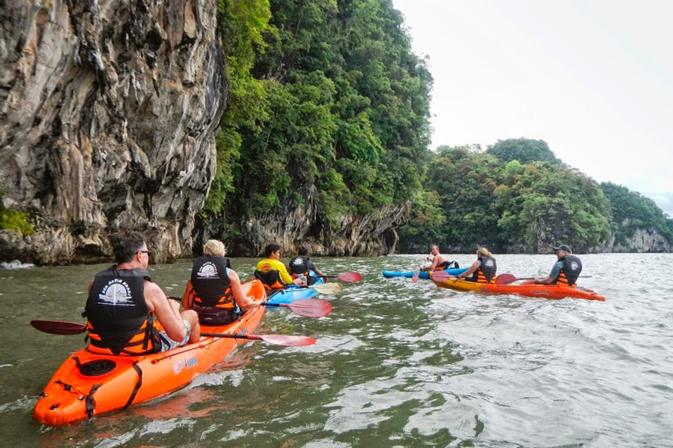 Tiket Krabi: Sunset Kayaking Ao Thalane with BBQ Dinner Harga Promo - tiket.com