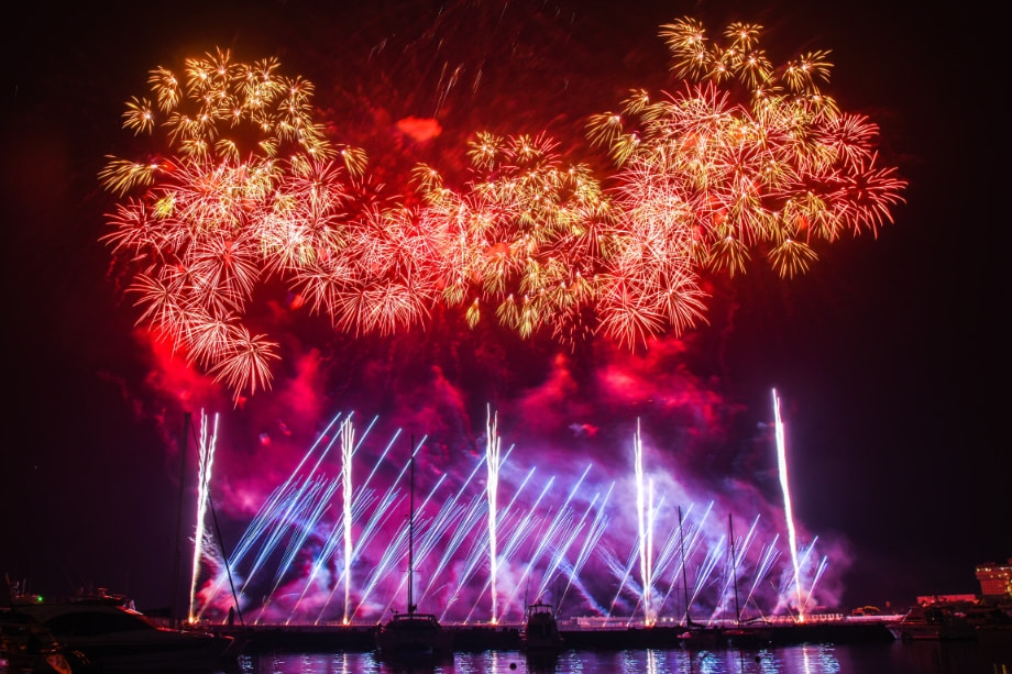 Tiket Atami Fireworks Festival, Kamakurakoko-mae, & Enoden One Day Tour ...