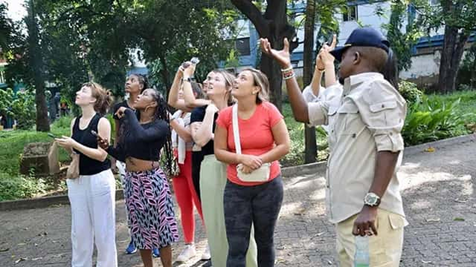 Tiket Mombasa: City Sightseeing Guided WalkTour with street food ...