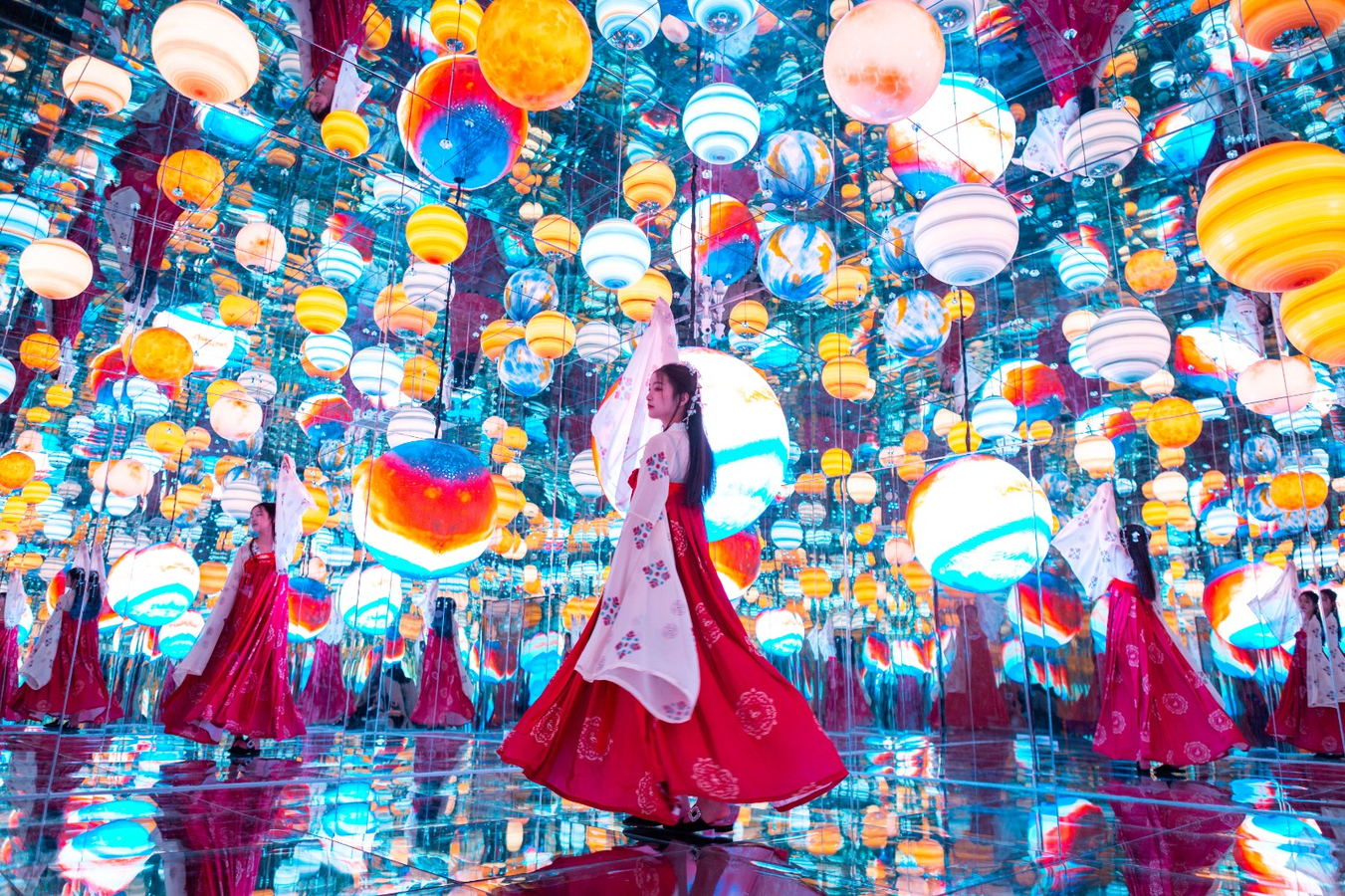 Get Ticket Space & Time Cube Promo Prices - tiket.com