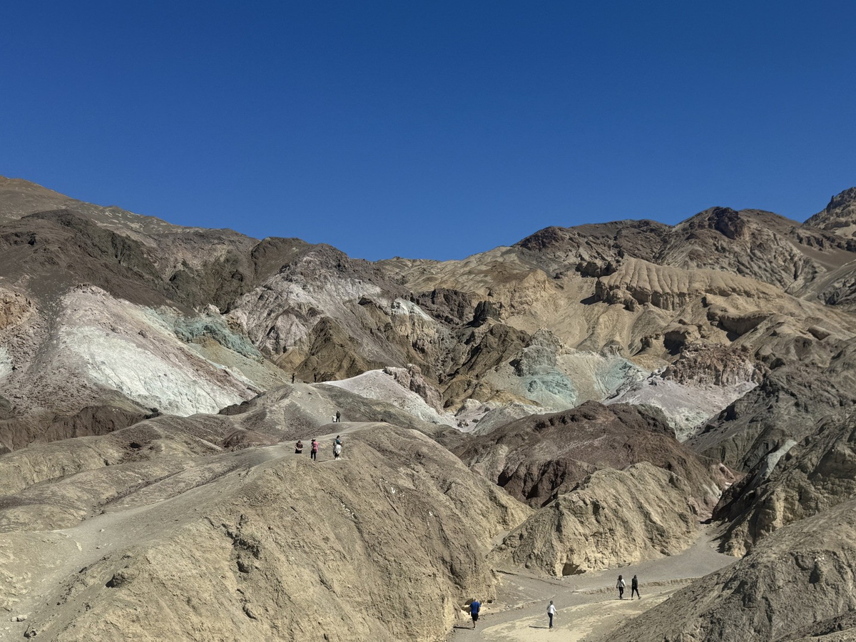 Tiket Death Valley Seven Magic Mountain Welcome Sign Tour from Las ...