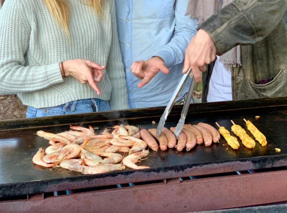 Tiket Aussie Wildlife, BBQ Lunch, Wine & Boomerang Experience Harga ...