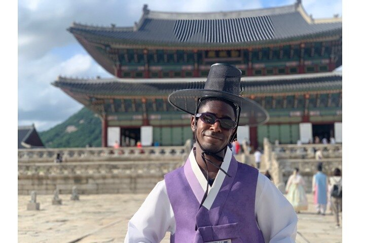 Tiket Gyeongbokgung to Bukchon in Hanbok Photography Walking tour Harga ...