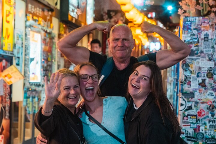 Tiket Shinjuku Golden Gai Night Tour Spanish Culture and Guide Harga ...