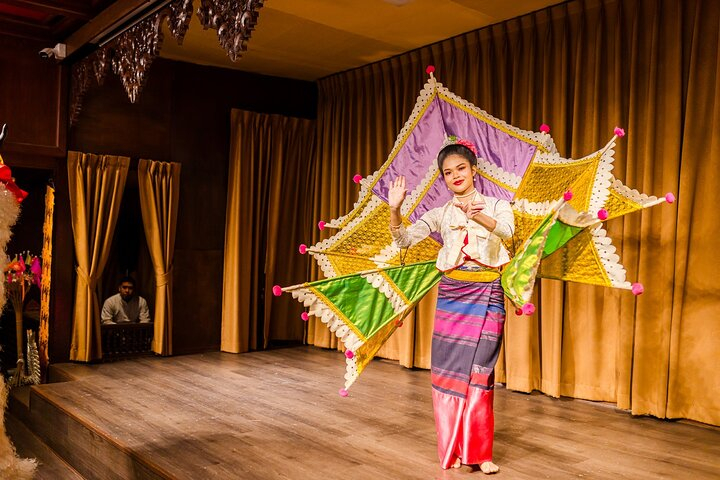 Tiket Chiang Mai Khantoke Dinner and Cultural Show Experience Harga ...