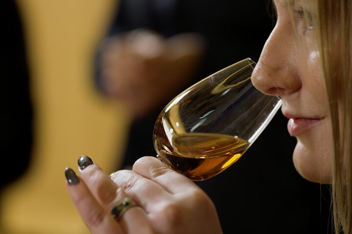 Tiket Exclusive Single Malt Whisky Making Experience near Edinburgh ...