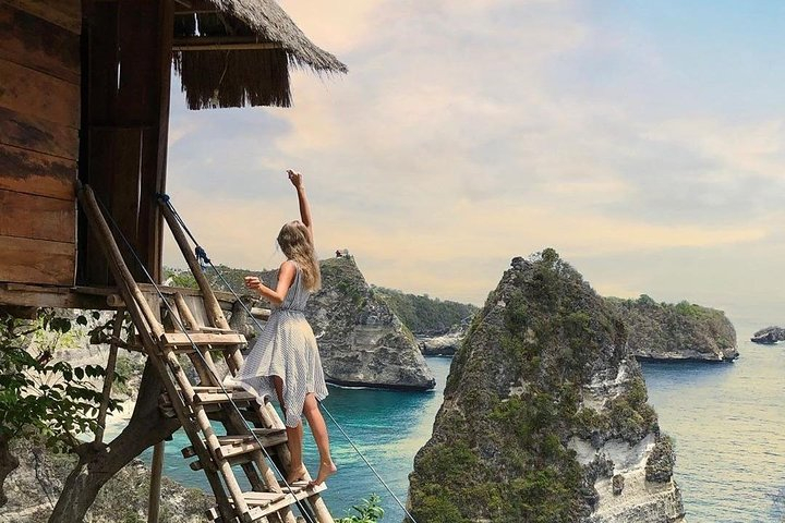 East and West Nusa Penida Beach Tour with Japanese-Speaking Guide (from ...