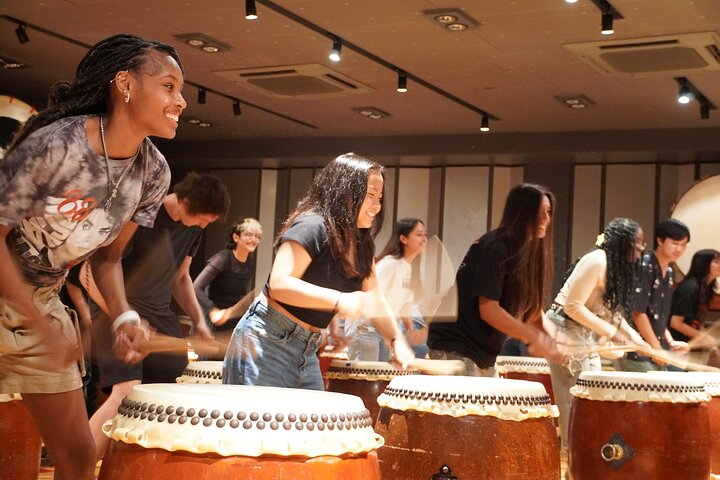 Tiket Tokyo 6hr Private Guided Tour & Wadaiko Drumming Experience Harga ...