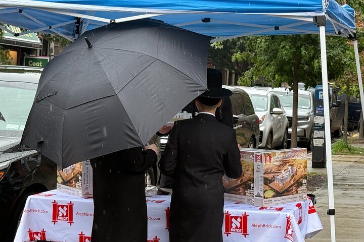 Tiket Boro Park Jewish Hasidic Private Walking Tour Harga Promo - tiket.com