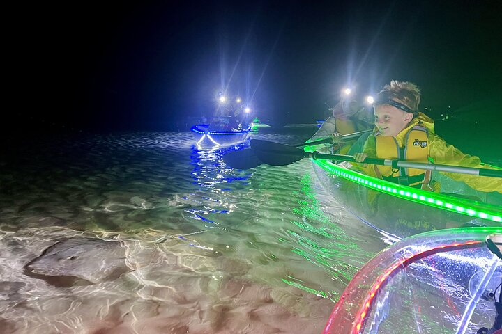 Tiket Naru Beach Night Kayak Tour Harga Promo - tiket.com