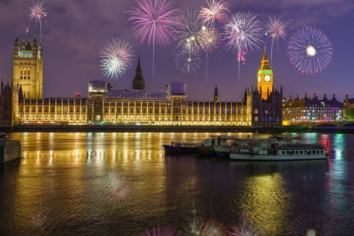 Tiket NYE Thames Cruise & Dinner with Fireworks onboard Neptune Clipper ...