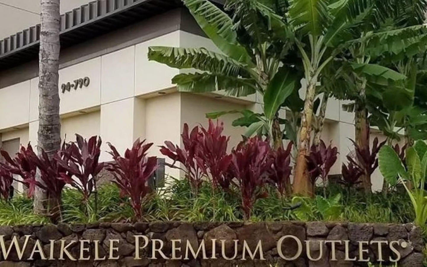 Get Ticket Waikele Premium Outlets round-trip shuttle bus transfer from ...