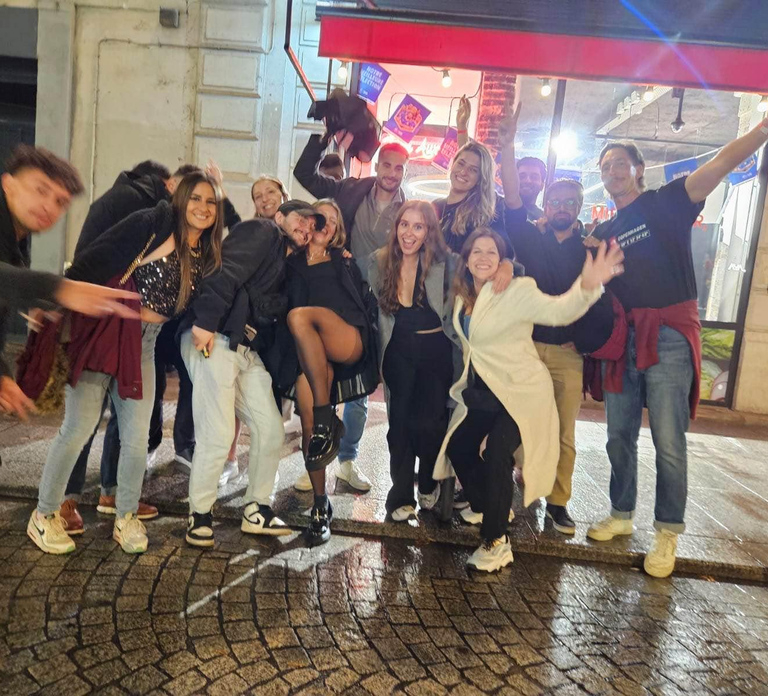 Tiket Paris: Pub Crawl with Shots and Nightclub Entry Harga Promo ...