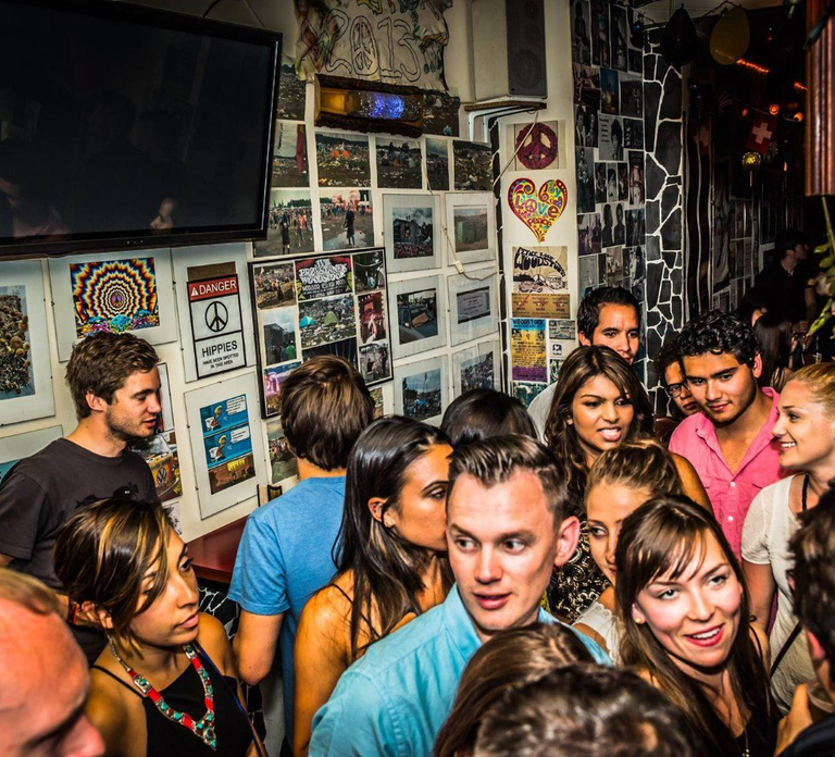 Tiket Paris: Pub Crawl with Shots and Nightclub Entry Harga Promo ...