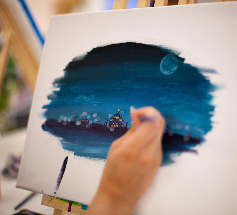 Tiket Paris : Painting experience in an art cafe Harga Promo - tiket.com