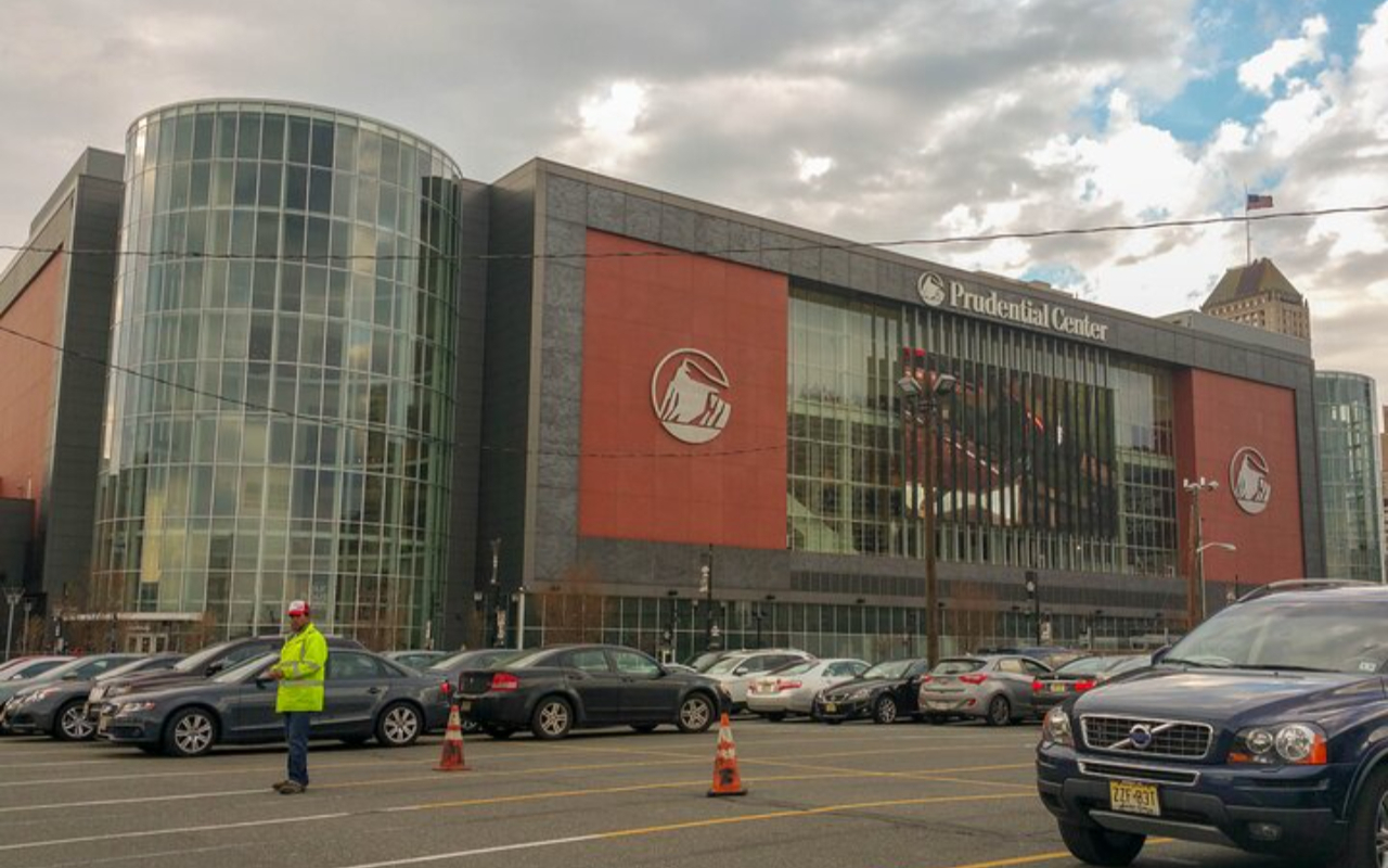 Tiket New Jersey Devils Ice Hockey Game at Prudential Center Harga ...