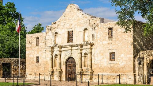 Tiket San Antonio Driving Tour From Austin with Boat Cruise & The Alamo ...