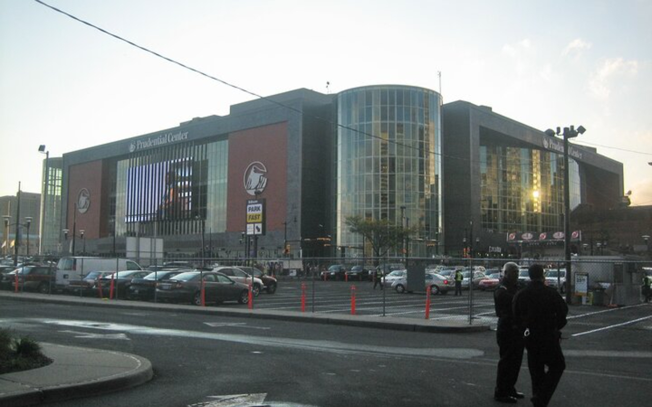 Tiket New Jersey Devils Ice Hockey Game at Prudential Center Harga ...