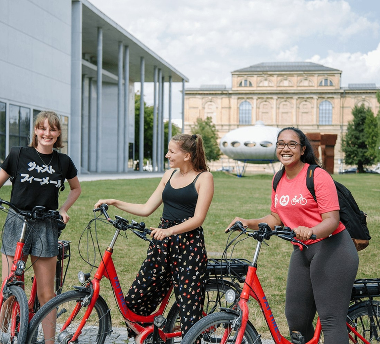 Tiket Best of Munich Electric Bike Tour Harga Promo - tiket.com