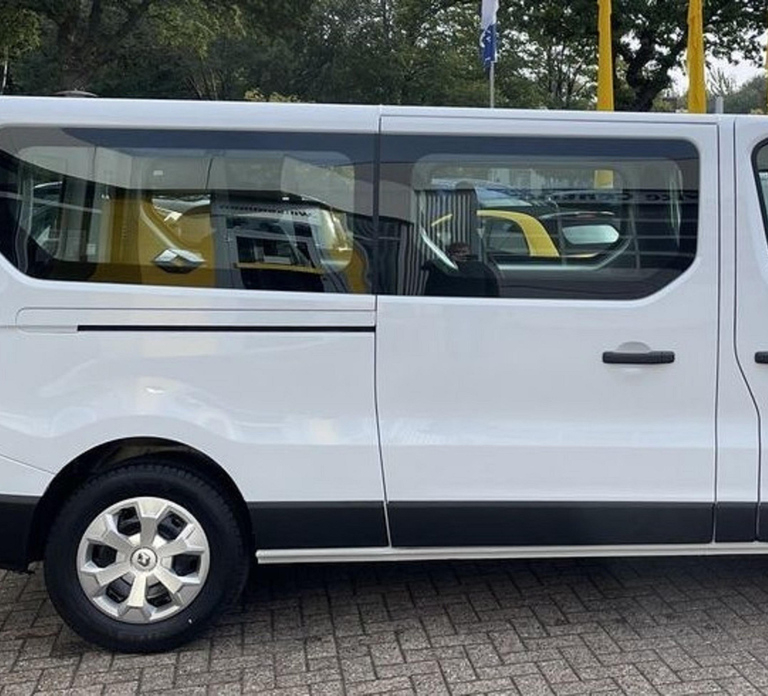 Get Ticket Regensburg: Private transfer to Prague + stop & ticket Promo ...