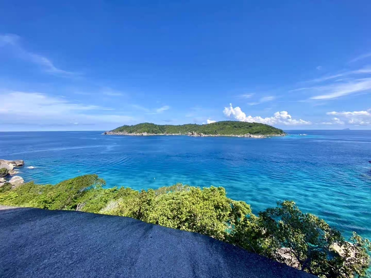 Tiket LILA Premium Catamaran Boat Tour Full Day Similan Late Departure ...