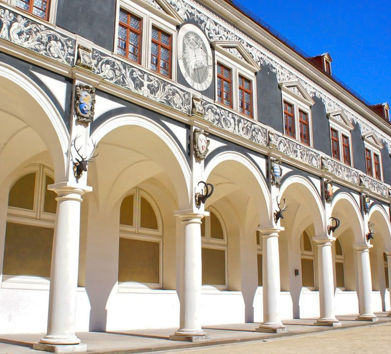 Get Ticket Elbfloren: Historical city tour Promo Prices - tiket.com