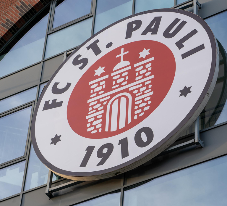 Tiket Hamburg: After work Millerntor stadium tour with drinks Harga ...