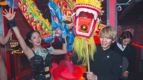 Tiket Osaka Dotonbori/Shinsaibashi Night Tour: CHEVAL Nightclub Entry ...