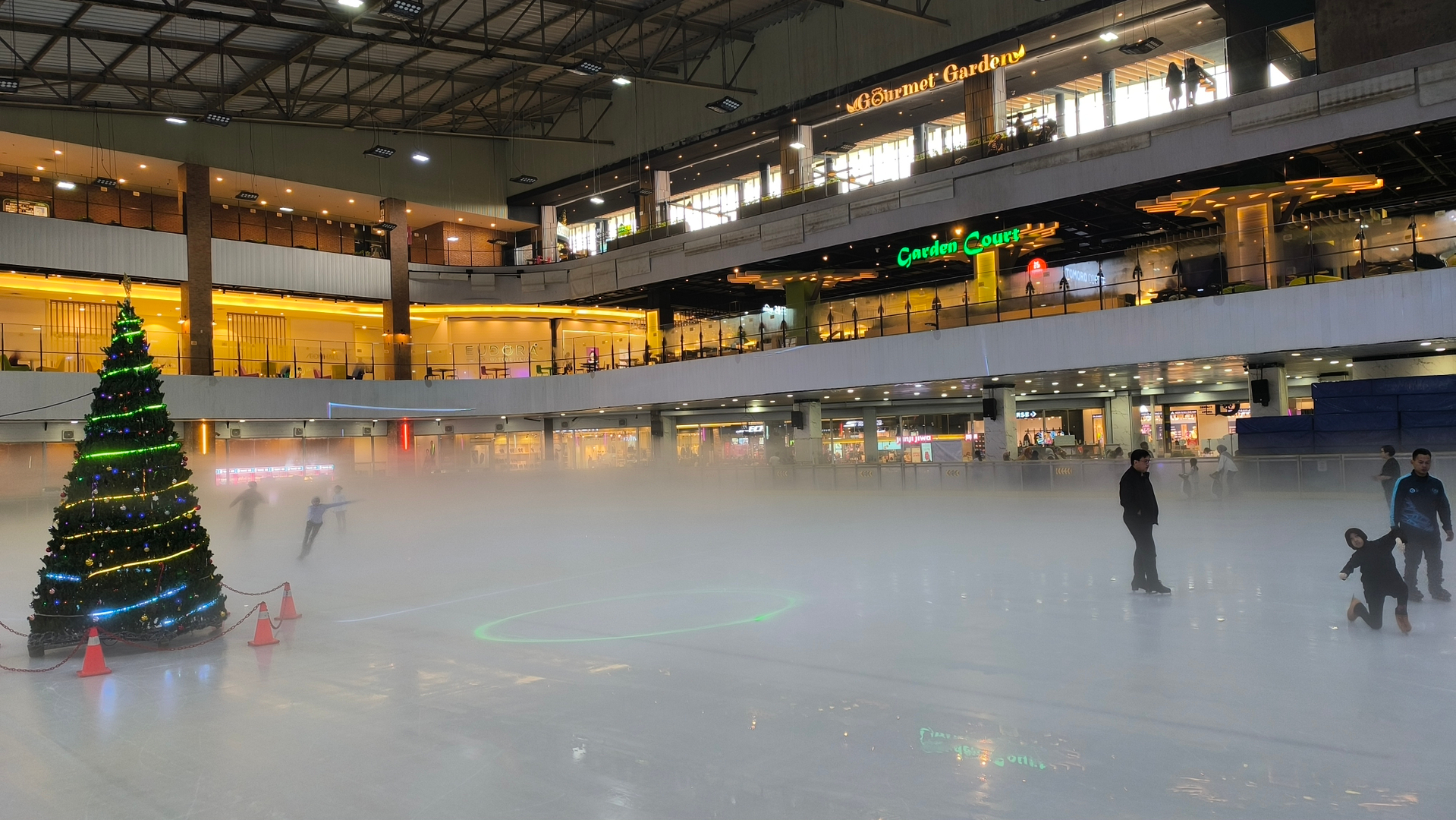 Tiket Ice Skating AEON JGC - Harga Tiket Masuk Terbaru