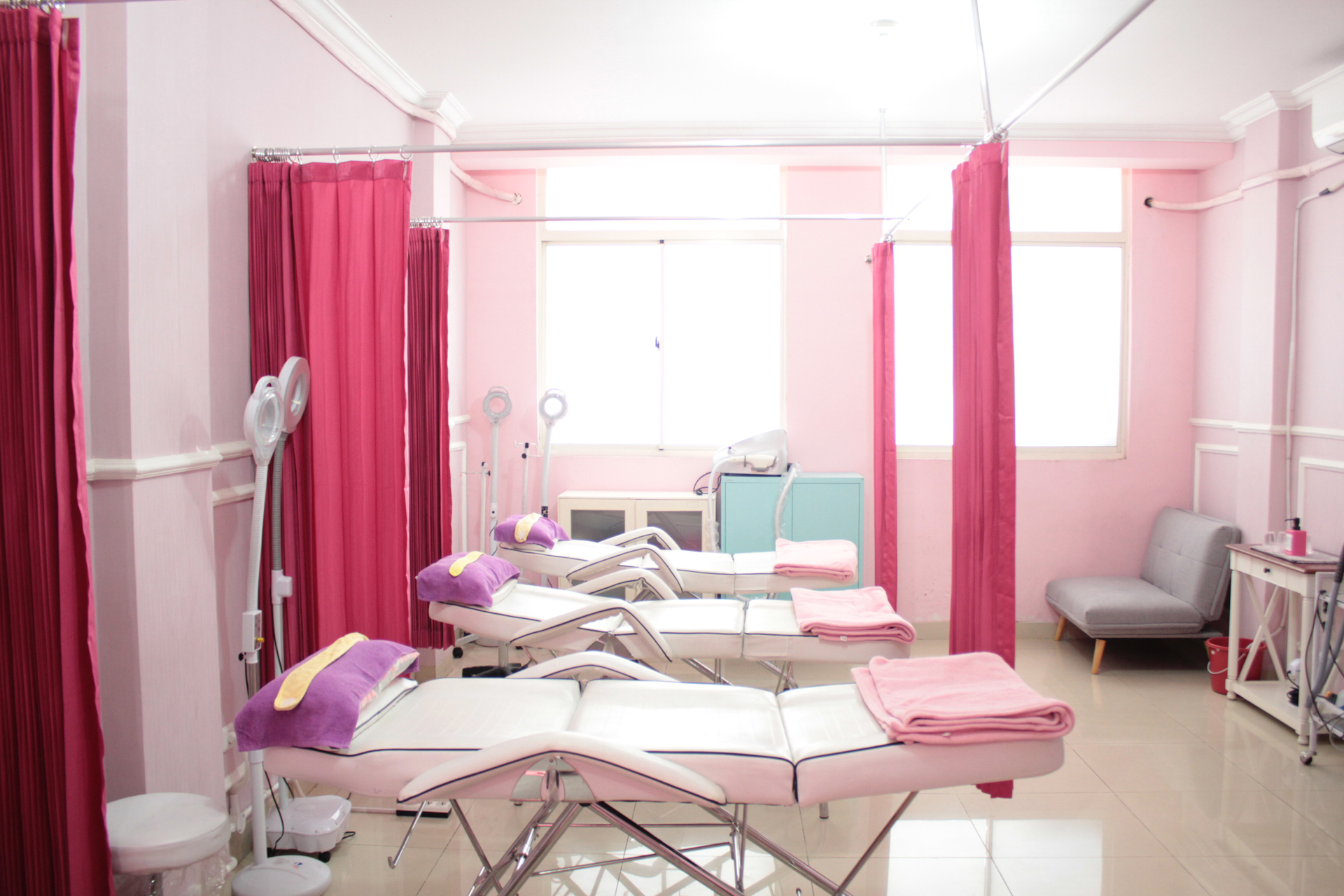 Rinanda Skin Care Center - Bekasi Harga Tiket Promo Up To 7%
