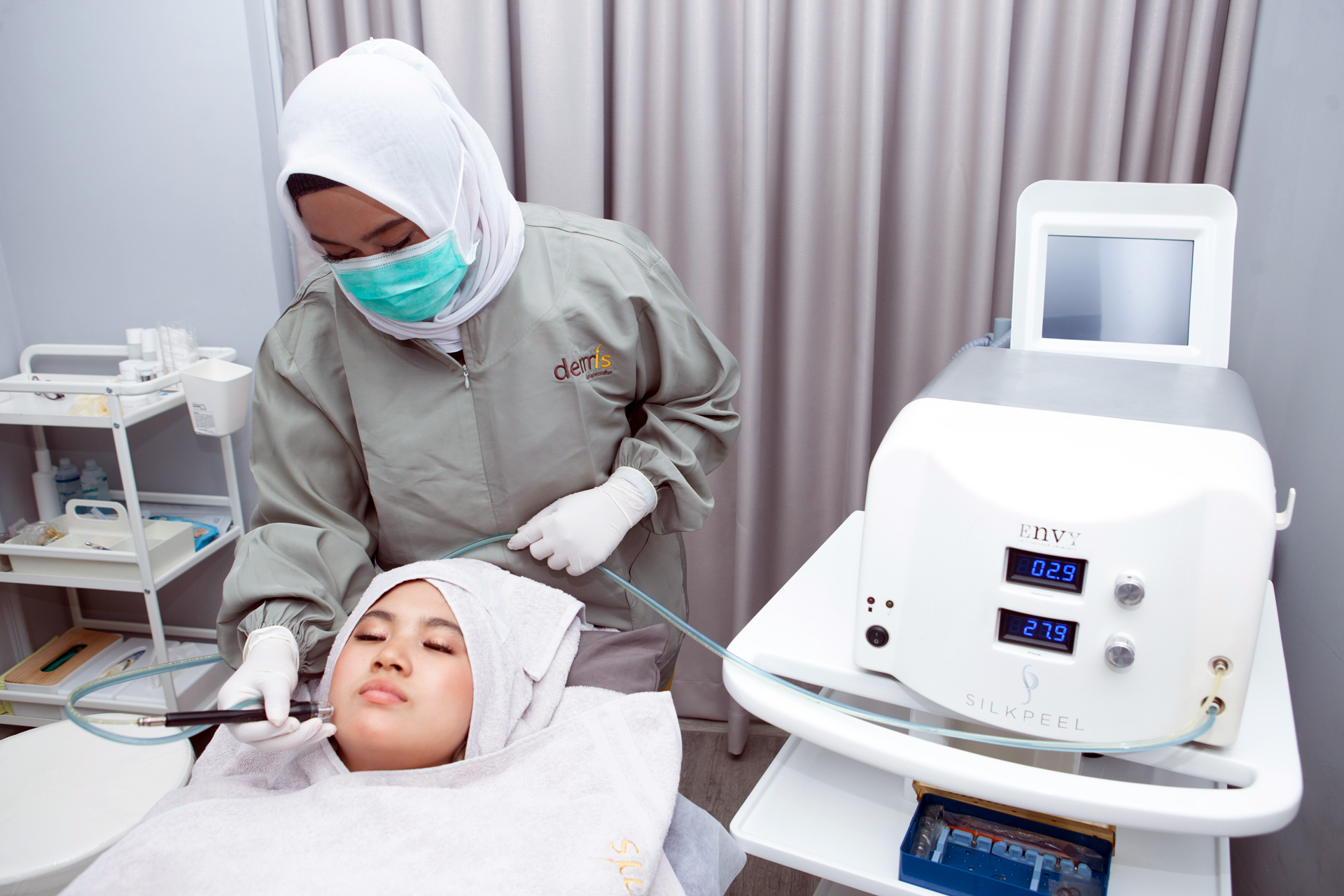 Dermis Skin & Slimming Center - Promo Treatment Terbaru