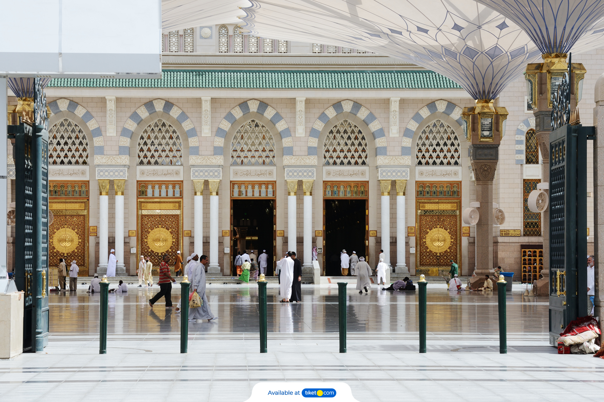 Tiket Umroh Hemat Spesial Landing Madinah 11 MaretHarga Promo - tiket.com