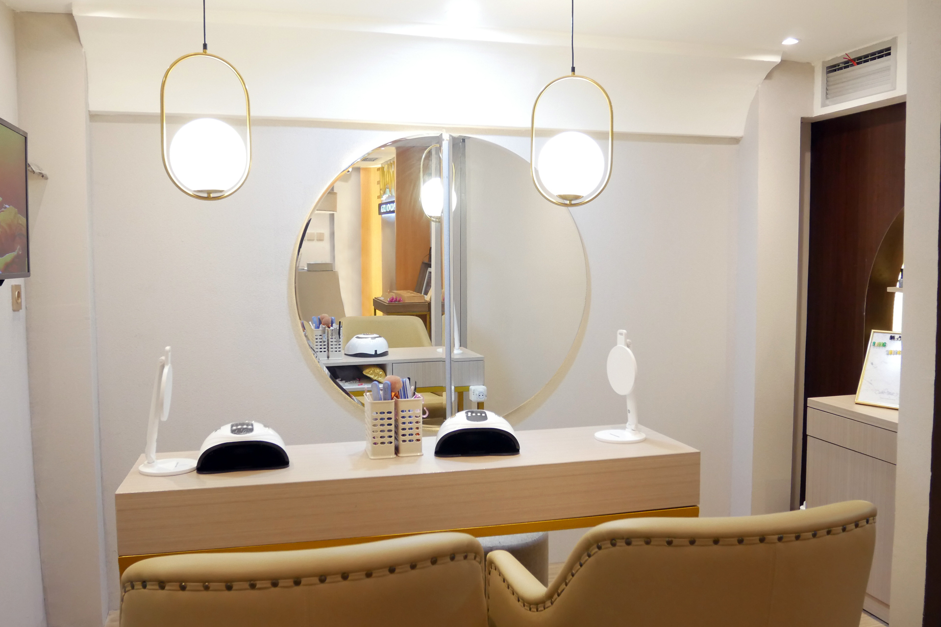 DE WAVE Massage & Reflexology HARTONO MALL - Promo Treatment Terbaru