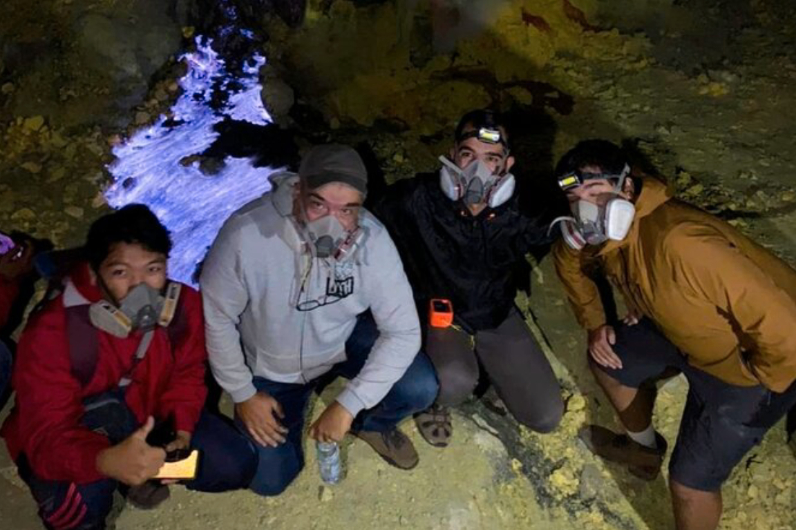 Kawah Ijen Blue Fire Tour - Share Package Diskon 50% Harga Tiket Masuk