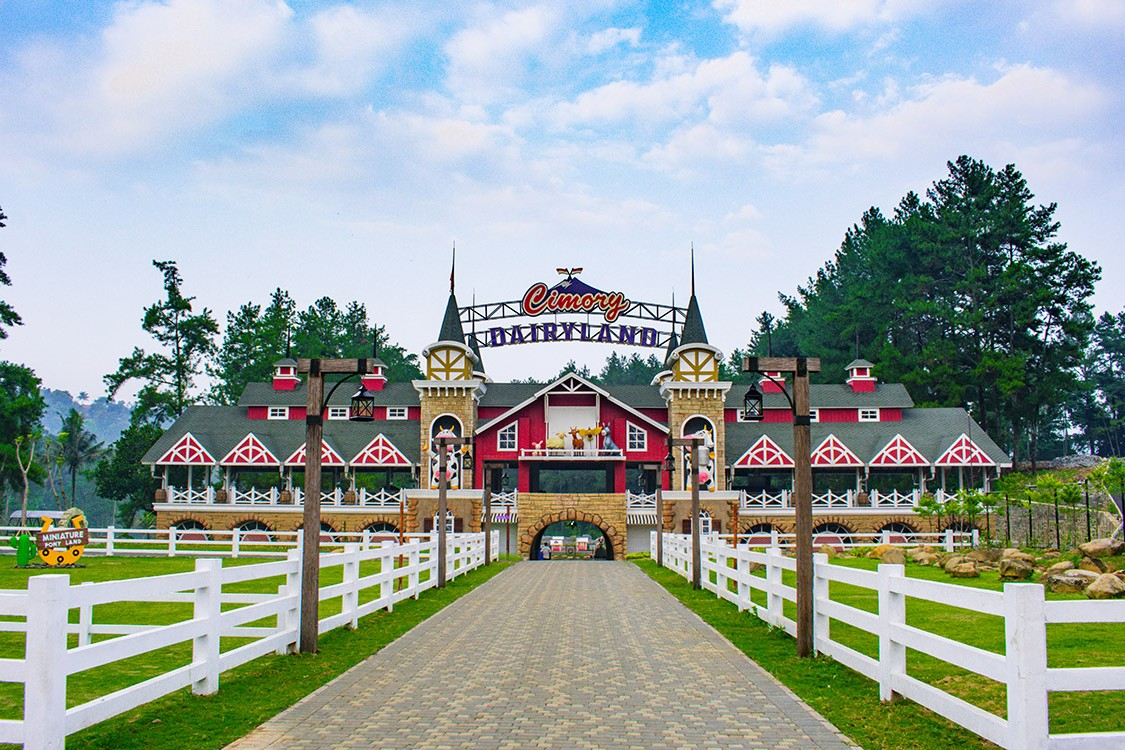 Buy Dairyland Farm Theme Park Puncak Tickets with up to 30% Discount 🎟️