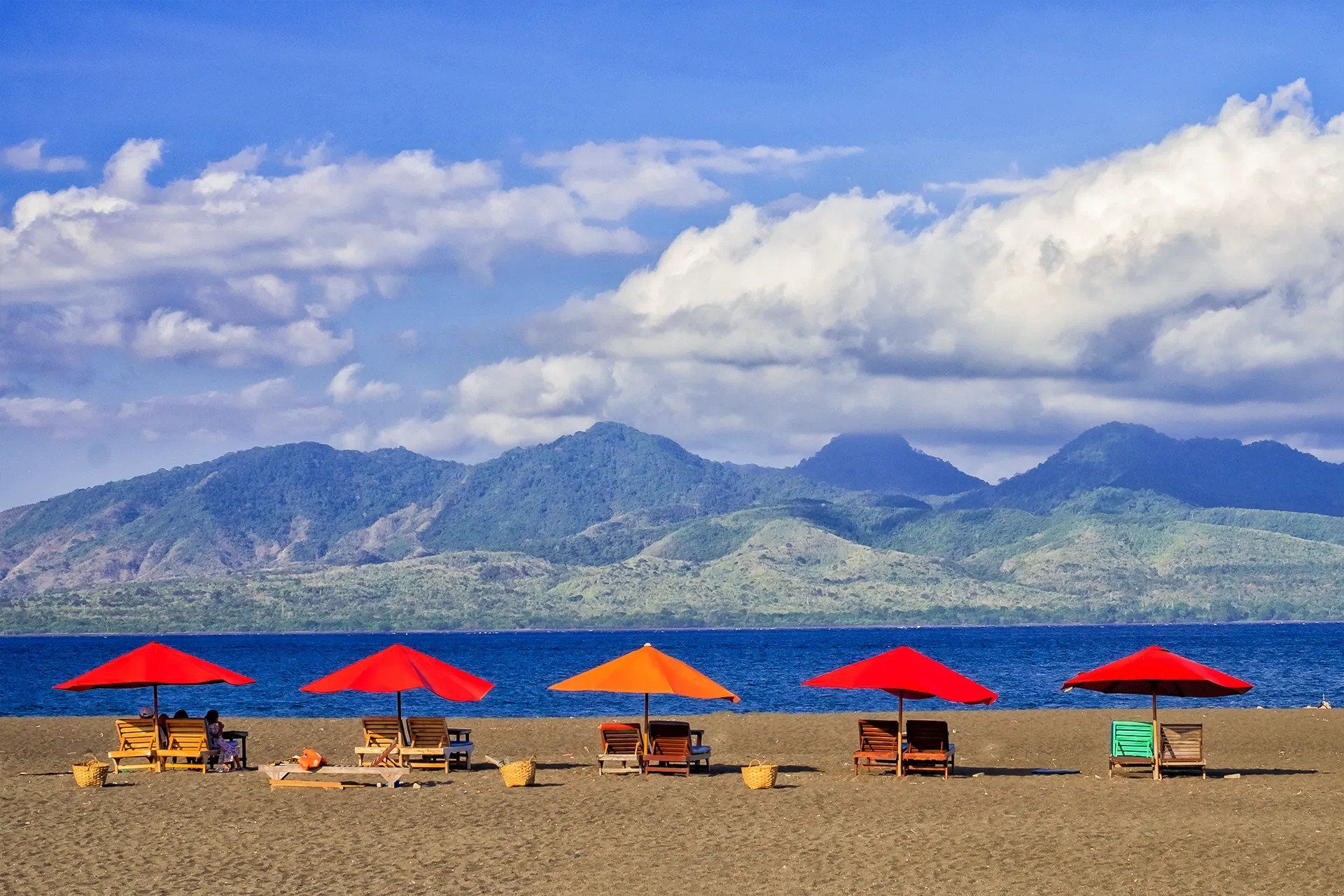 Private Trip One Day De Djawatan - Wedi Ireng Teluk Ijo - Pulau Merah ...
