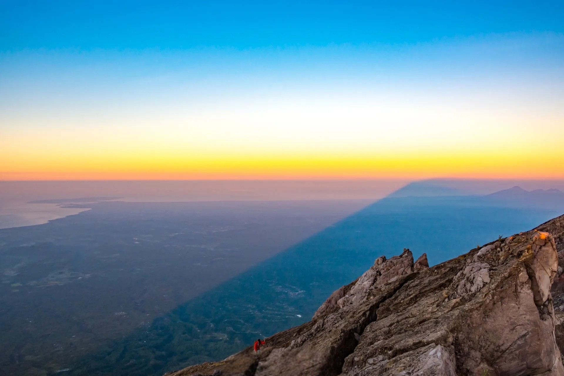 Trip Pendakian Gunung Agung by Rineh Adventure Harga Promo Terbaru