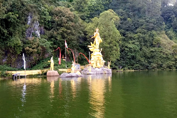 Caldera Timur Sunrise, Patung Dewi Danu & Hot Spring by Bali Sunrise ...