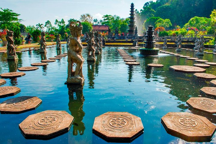 Tiket Lempuyang Gates of Heaven, Tirta Gangga Temple Swim & Jungle ...