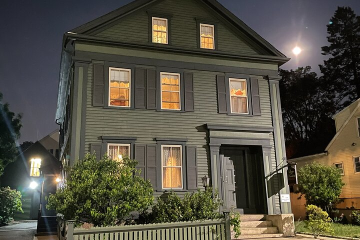 Tiket 1-Hour Fall River Ghost Tour Harga Promo - tiket.com