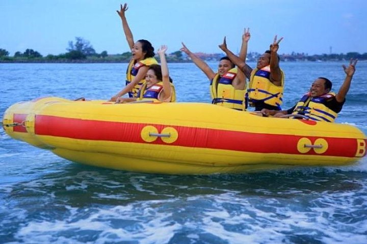 Tiket Watersport Package-Private Transfer-Parasailing Adventure-Donat ...
