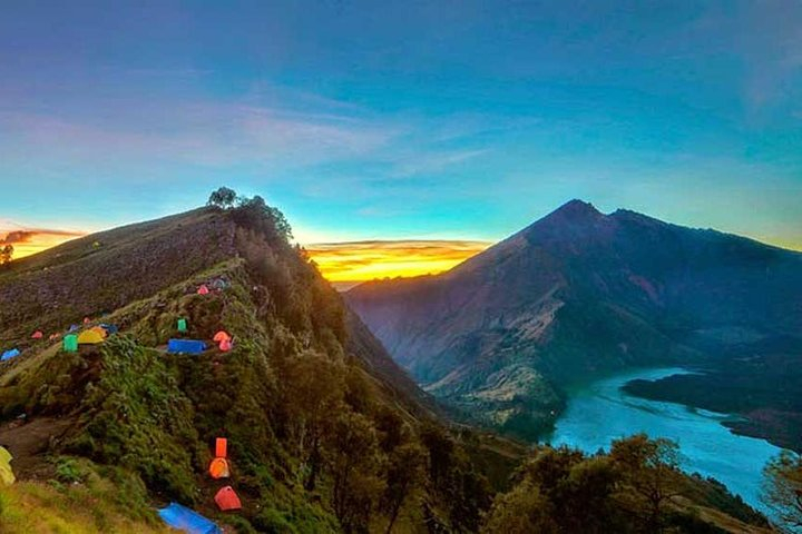Tiket Rinjani Trekking 2D1N Senaru Crater rim - Harga Promo tiket.com